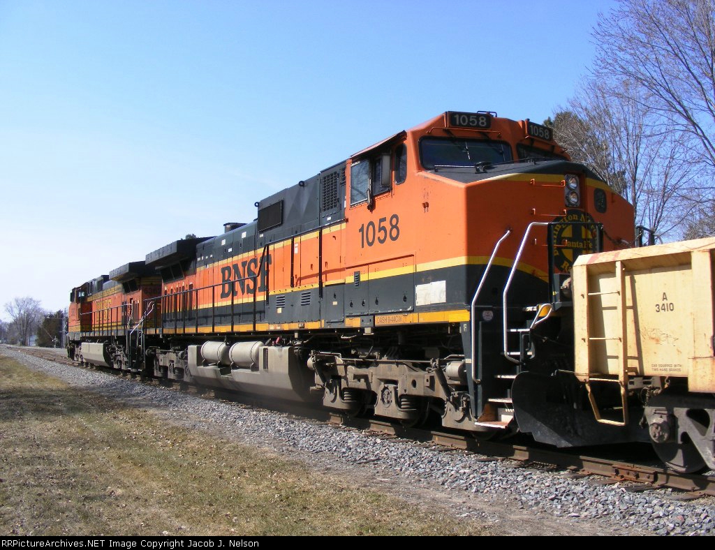 BNSF 1058